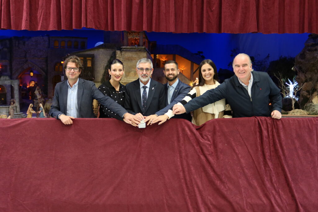 Vera inaugura su Belén Monumental, un homenaje al primer Belén creado ...